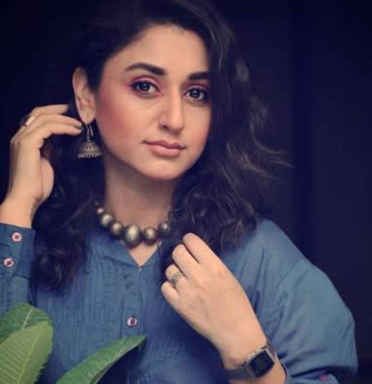 Dania Khan | Biography, Age, Family & Other Facts