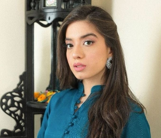 Arisha Razi | Biography, Age, Family & Other Facts