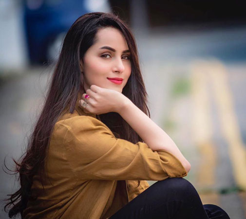 Nimra Khan | Biography, Age, Family & Other Facts